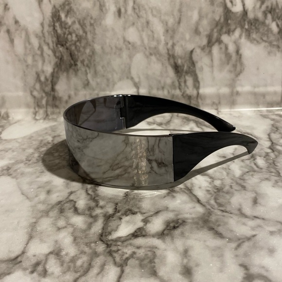 Accessories | New Unique And Futuristic Wrap Around Mirror Sunglasses ...